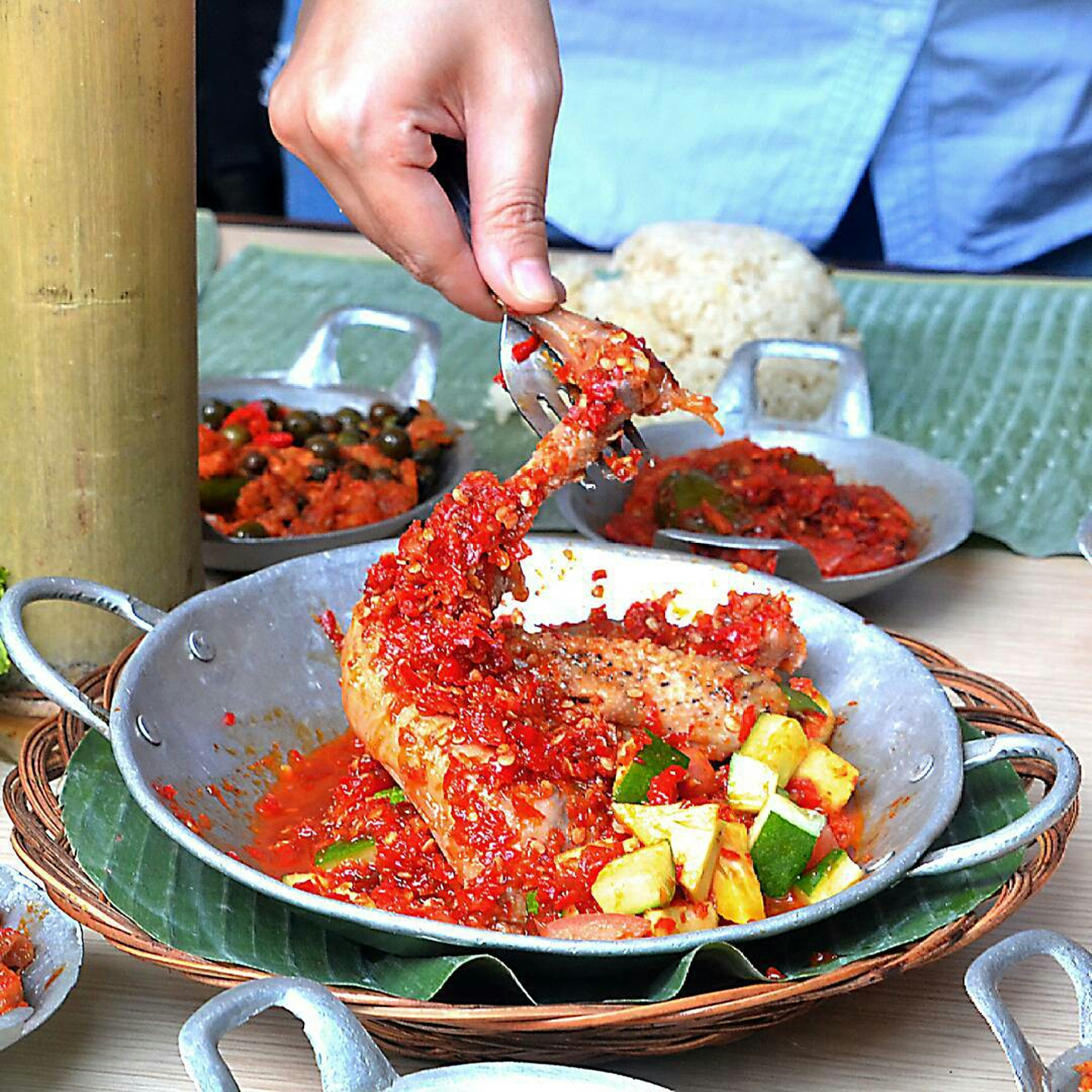 7 Tempat Kuliner Dengan Sambal Pedas Menggelegar Di Bandung