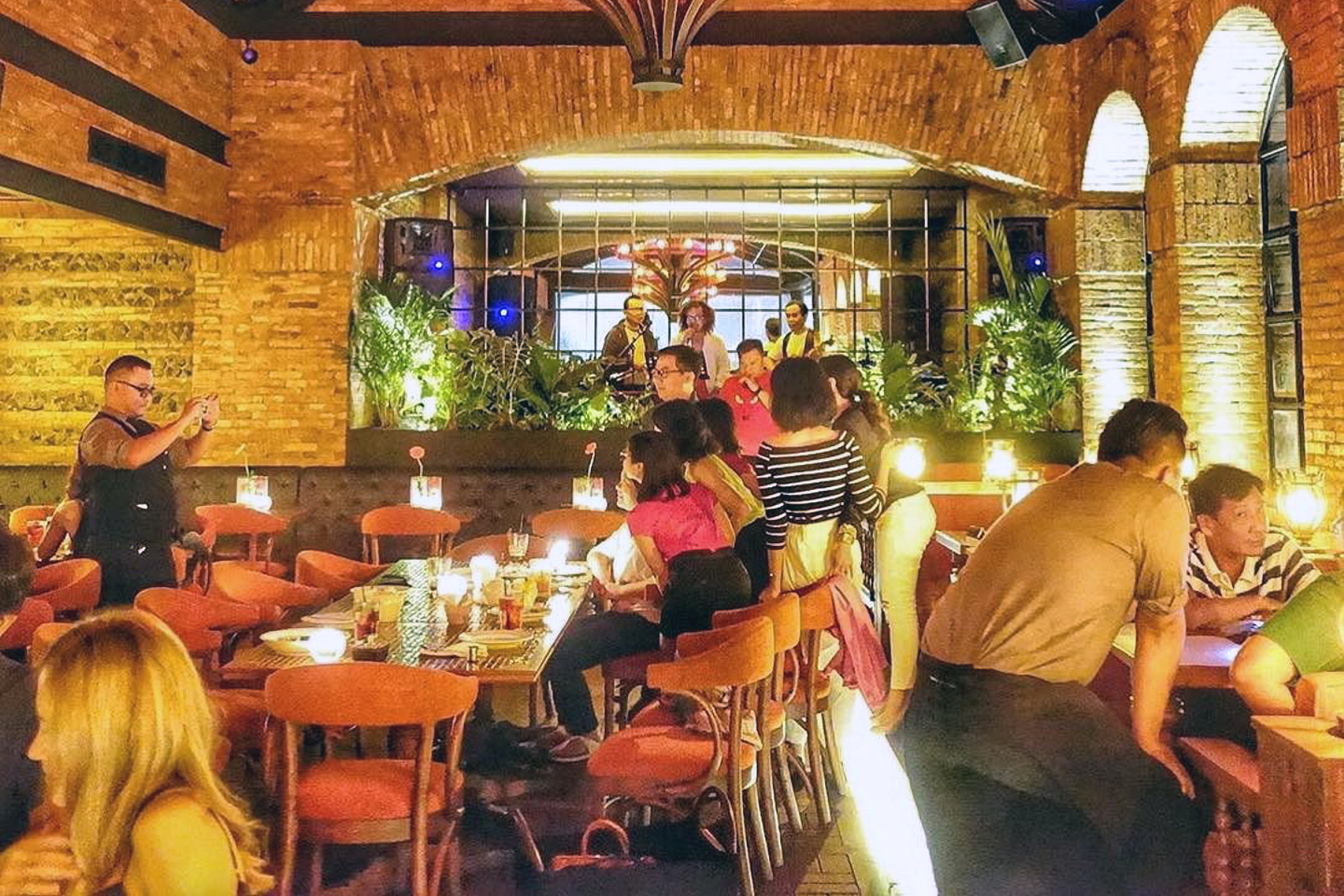 Habiskan Malam Panjang di Basque Bar de Tapas