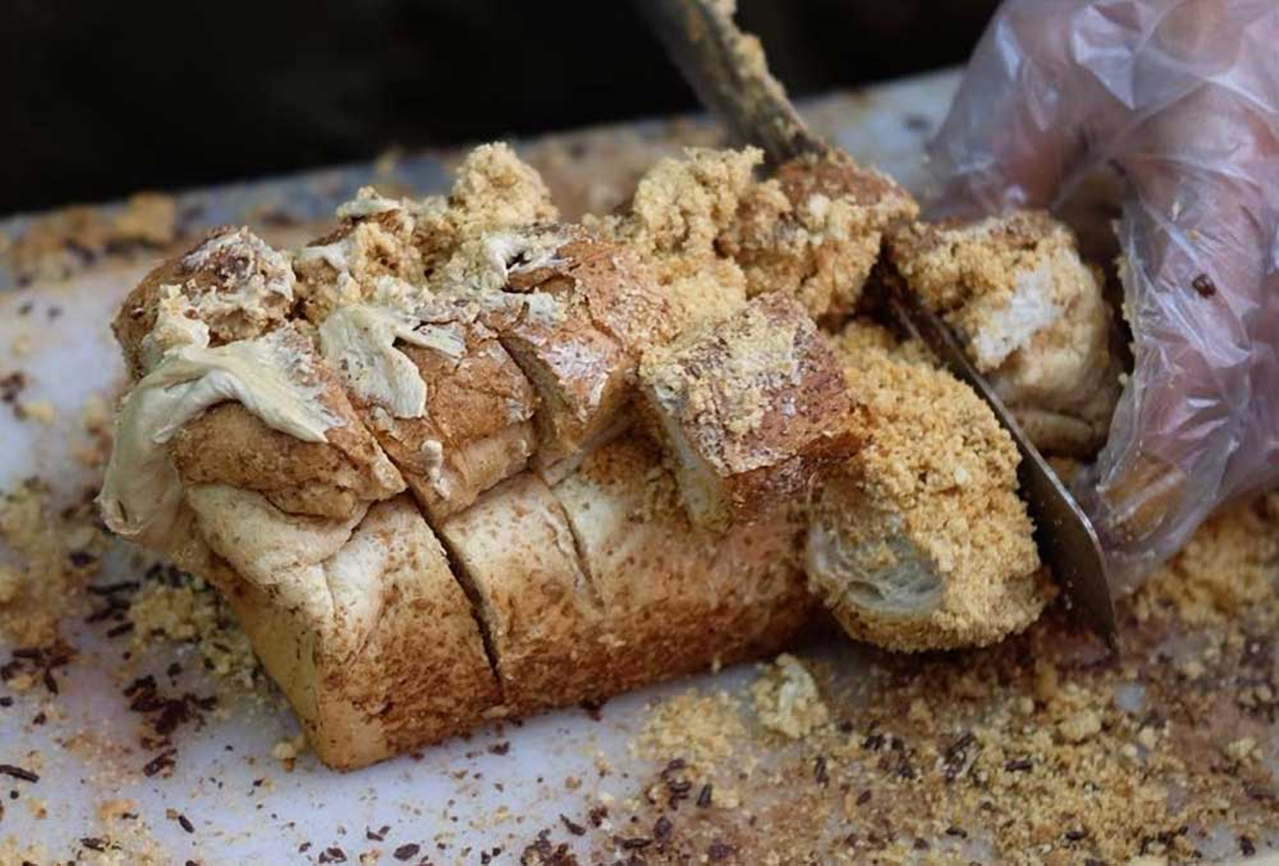 5 Roti Eksis yang Isiannya Berlimpah