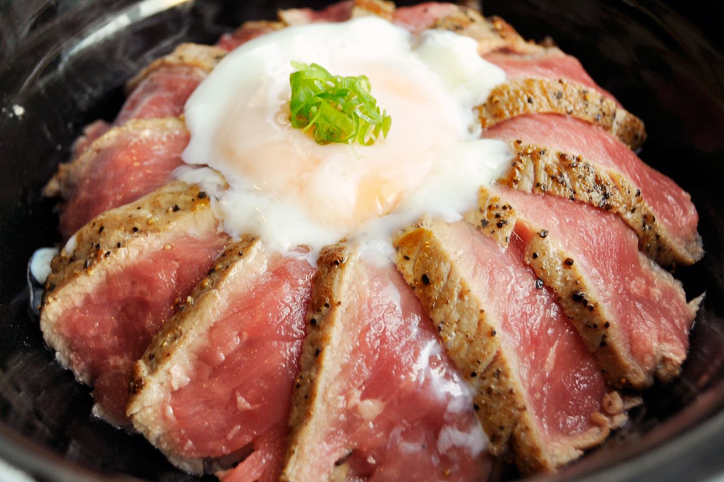 6 Gyudon dengan Daging Melimpah yang Enaknya Kebangetan