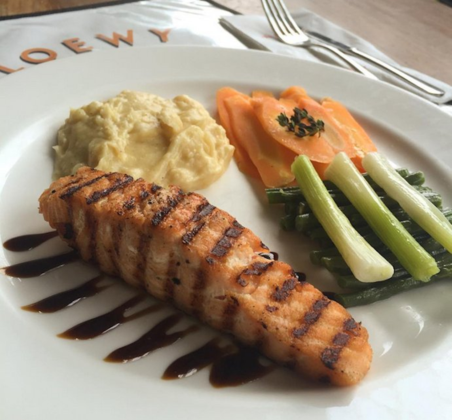 8 Salmon Steak Paling Enak dan Menarik di Jakarta