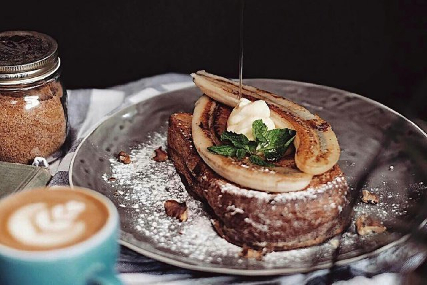 Coffee Shop Yang Bikin Suasana Rileks Di Bandung