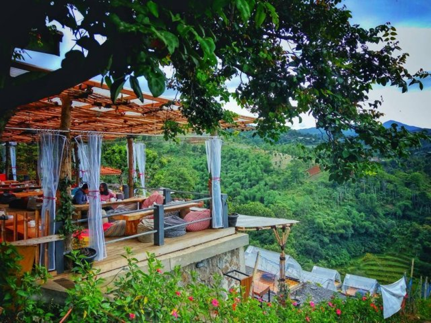 Deretan Kafe Hits di Bandung yang Jadi Favorit Para Wisatawan