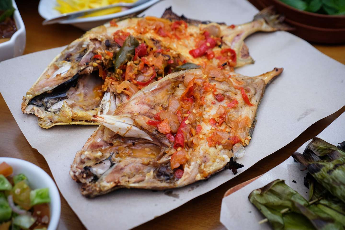 5 Restoran Ikan Bakar di Makassar yang Bikin Nagih Berat