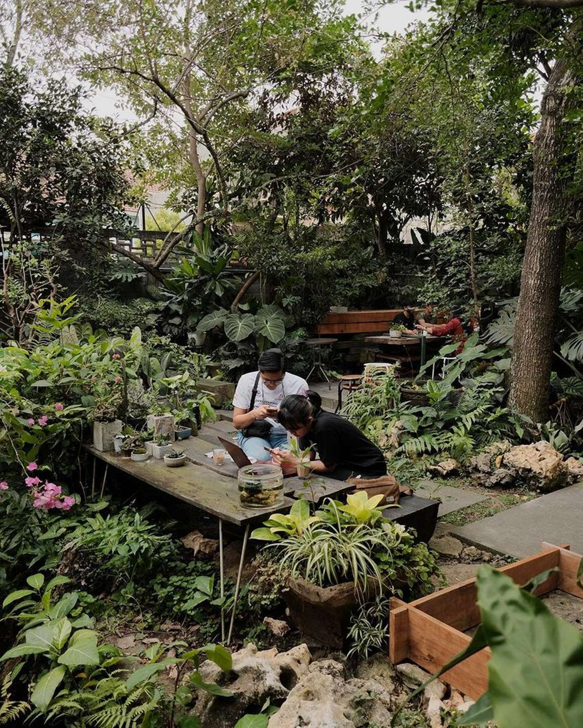 8 Cafe Unik yang Bikin Betah Saat Menikmati Sejuknya Malang