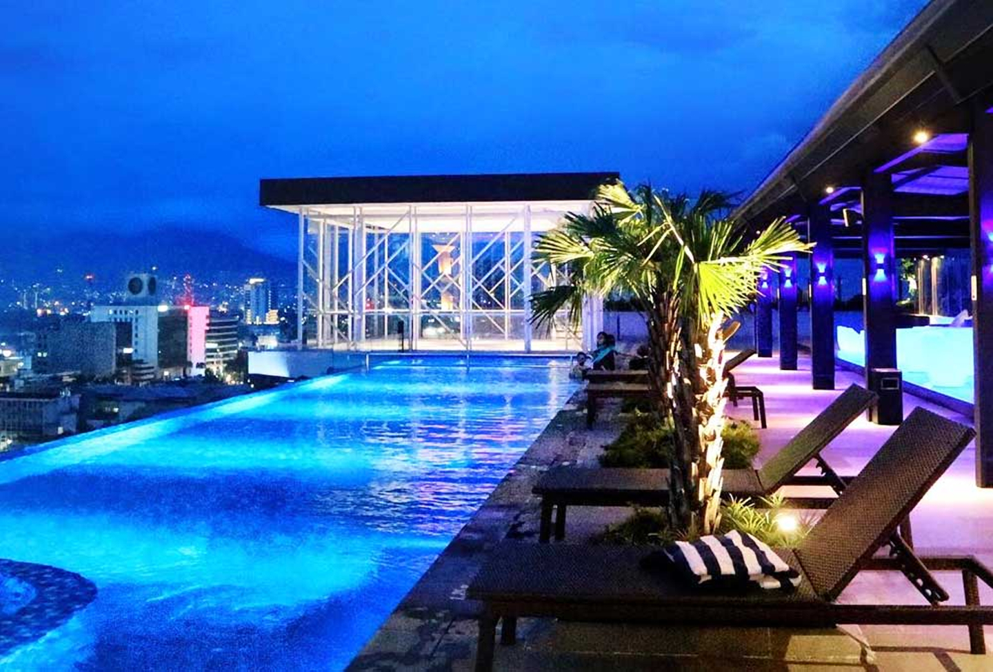 5 Sky Bar Paling Asyik yang Lagi Hits di Bandung