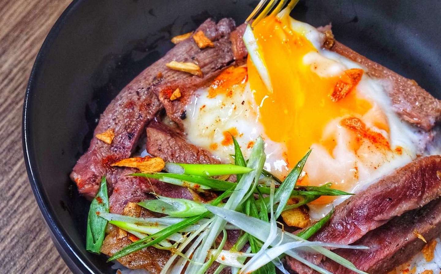 5 Spot Menikmati Truffle Gyudon untuk Rayakan Momen Gajian 5 Spot Menikmati Truffle Gyudon untuk Rayakan Momen Gajian