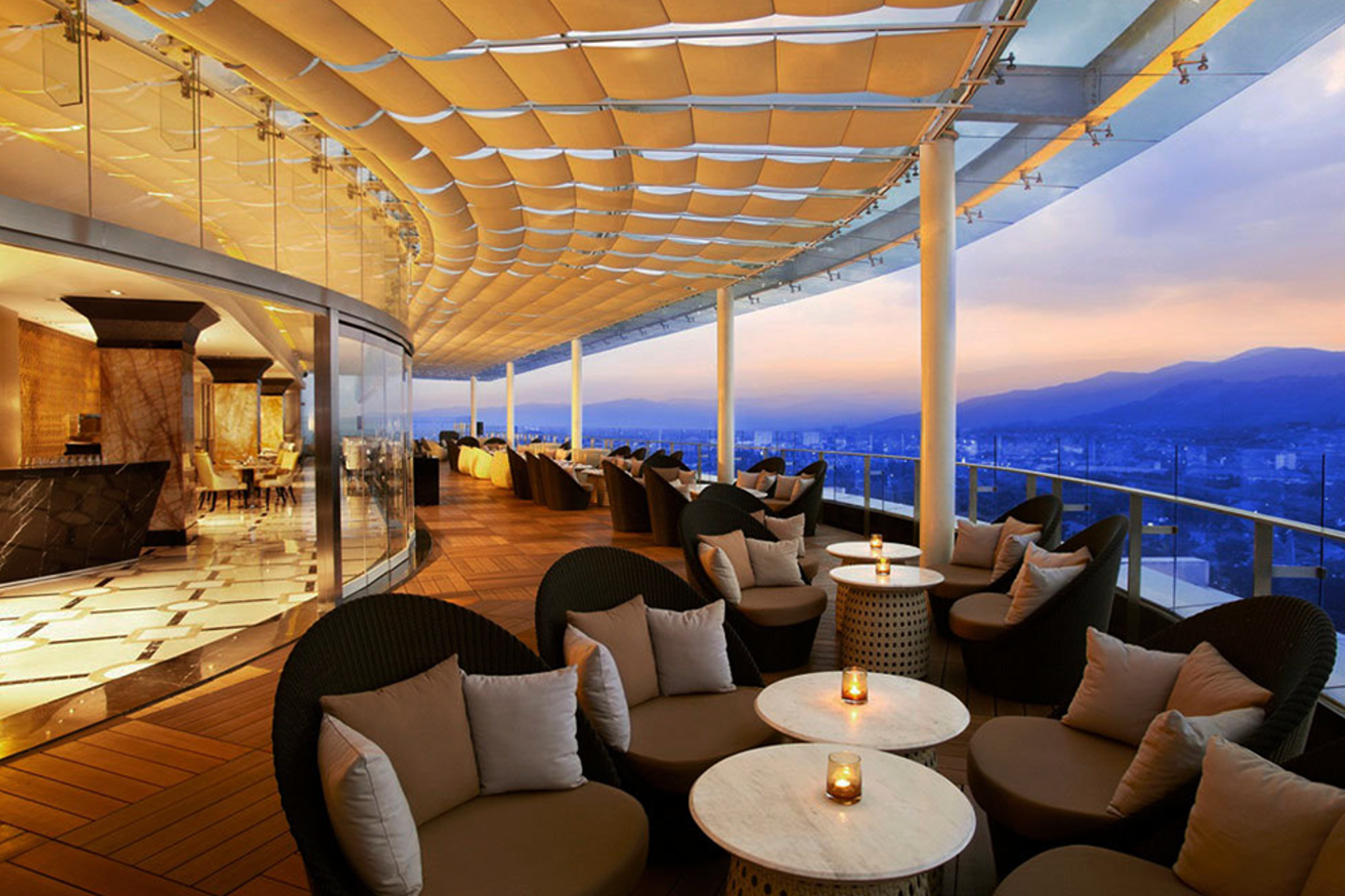 5 Rooftop Bar dengan Pemandangan Terbaik di Bandung