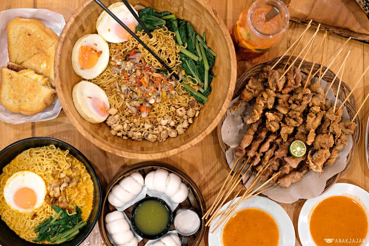 Warung Wakaka: Murah, Banyak Pilihan, Nyaman!