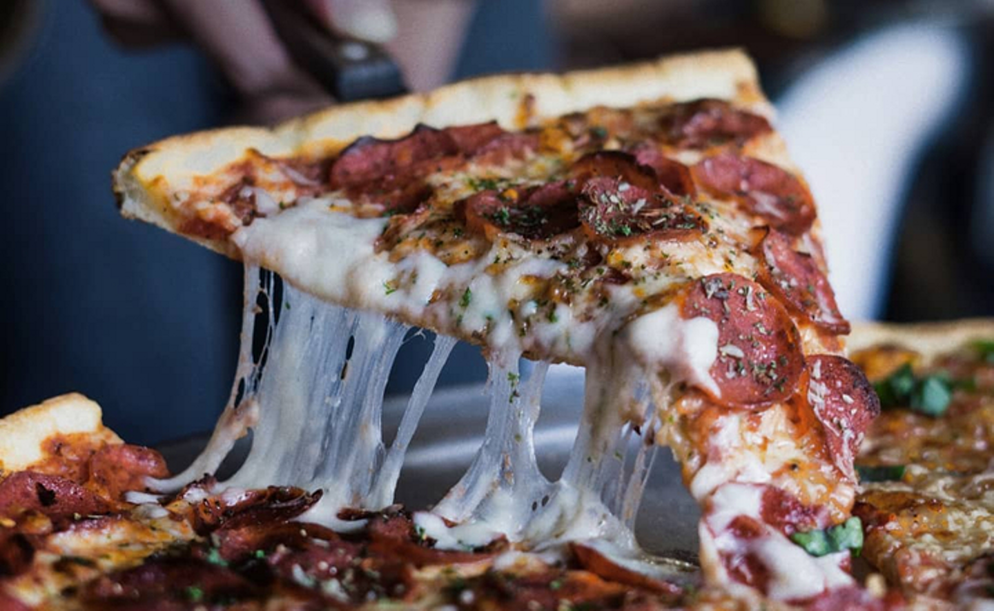5 Pizza Porsi Besar untuk Kumpul Keluarga