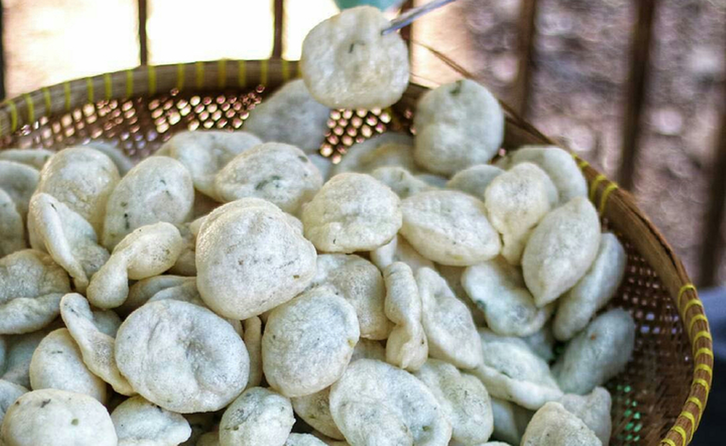 5 Jajanan Khas Bandung Yang Bikin Kamu Ketagihan