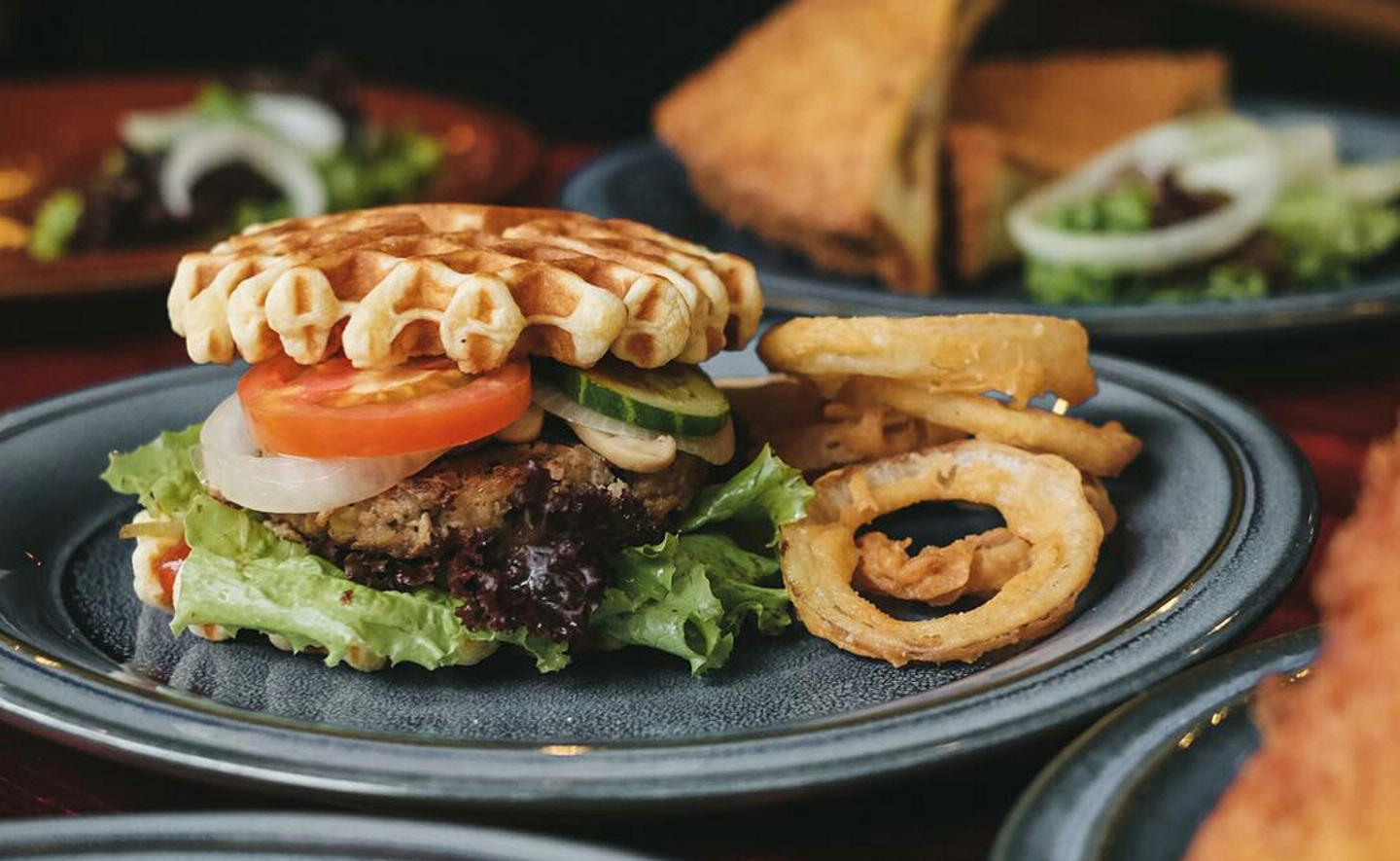 5 Steak Legendaris yang Bikin Makin Kangen Bandung