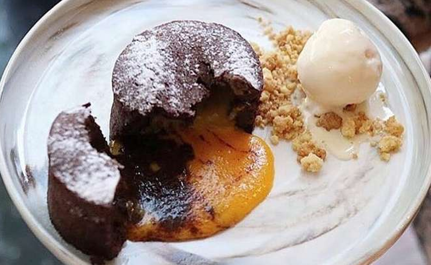 6 Choco Lava yang Lelehan Cokelatnya Paling Bikin Mupeng
